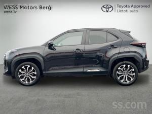 Melns Toyota Yaris 2025 Rīga, ar dzinēja tilpumu 1.50 L un nobraukumu 19 tūkst. km par 23990 €, foto 4 vietnē AUTOMOTO.COM.LV