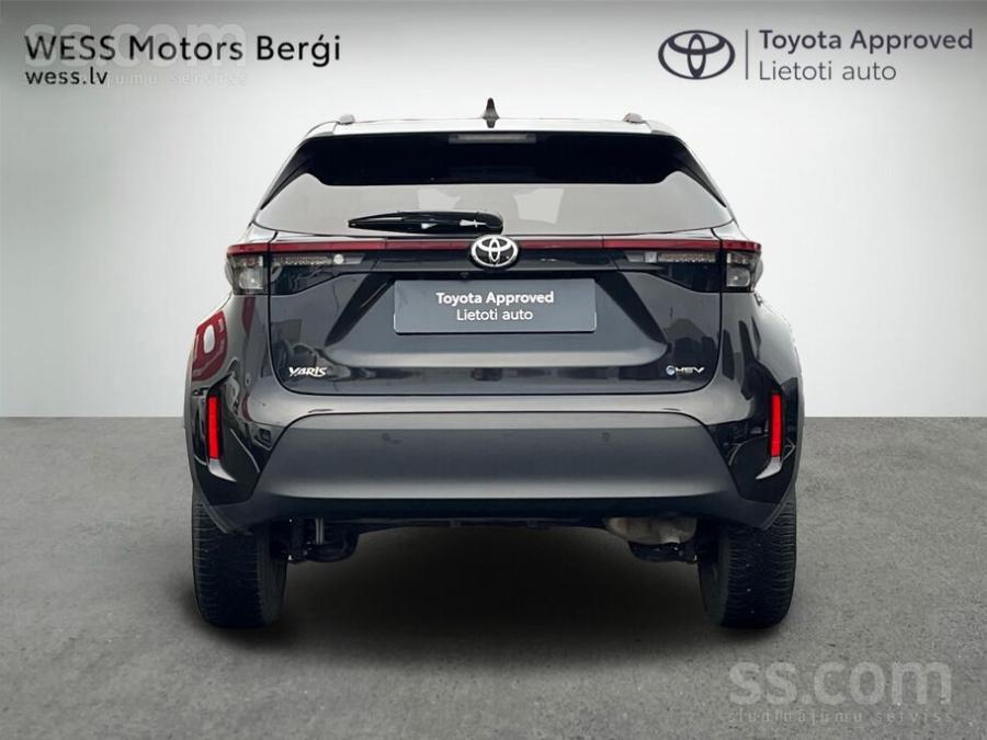 Melns Toyota Yaris 2025 Rīga, ar dzinēja tilpumu 1.50 L un nobraukumu 19 tūkst. km par 23990 €, foto 5 vietnē AUTOMOTO.COM.LV