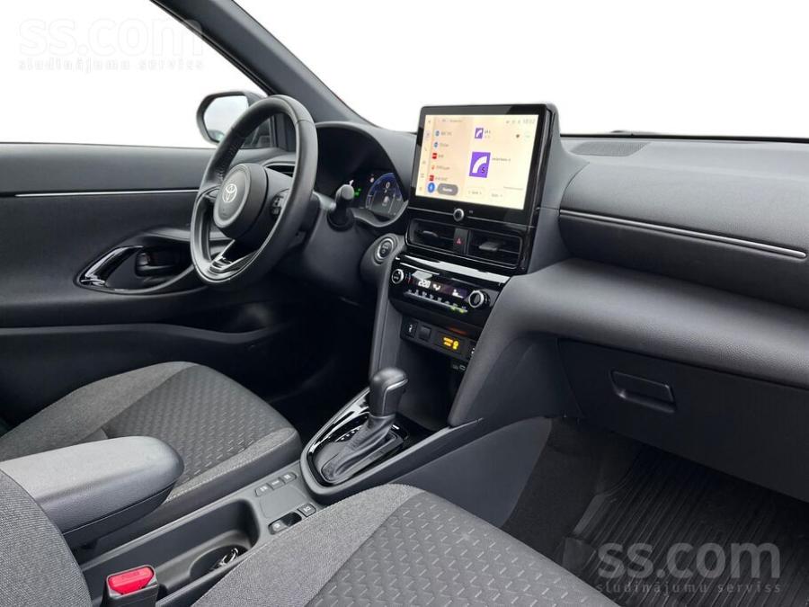 Melns Toyota Yaris 2025 Rīga, ar dzinēja tilpumu 1.50 L un nobraukumu 19 tūkst. km par 23990 €, foto 7 vietnē AUTOMOTO.COM.LV