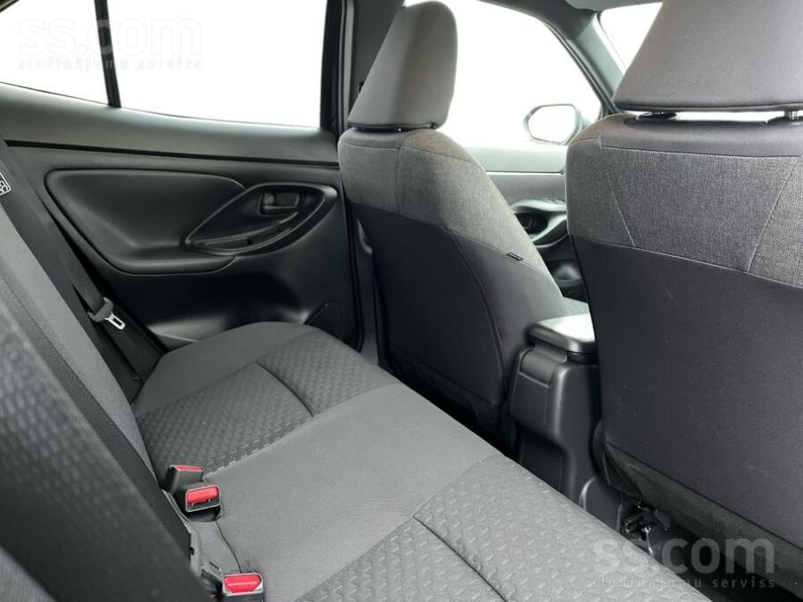 Melns Toyota Yaris 2025 Rīga, ar dzinēja tilpumu 1.50 L un nobraukumu 19 tūkst. km par 23990 €, foto 8 vietnē AUTOMOTO.COM.LV