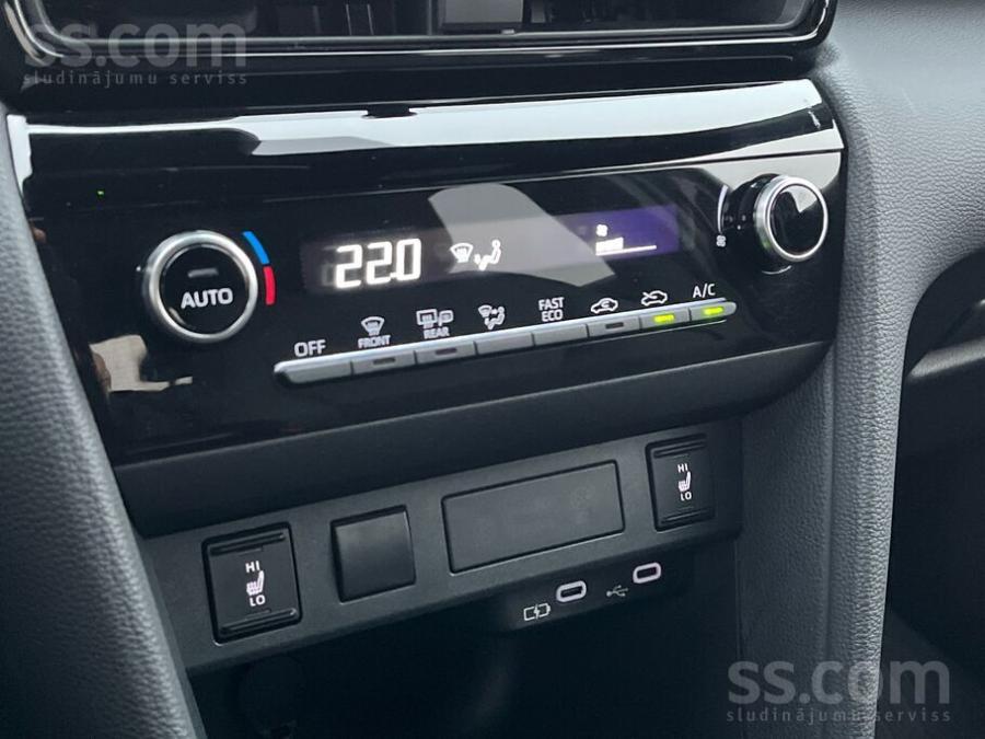 Melns Toyota Yaris 2025 Rīga, ar dzinēja tilpumu 1.50 L un nobraukumu 19 tūkst. km par 23990 €, foto 15 vietnē AUTOMOTO.COM.LV