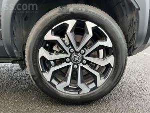 Melns Toyota Yaris 2025 Rīga, ar dzinēja tilpumu 1.50 L un nobraukumu 19 tūkst. km par 23990 €, foto 21 vietnē AUTOMOTO.COM.LV