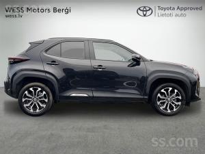 Melns Toyota Yaris 2025 Rīga, ar dzinēja tilpumu 1.50 L un nobraukumu 19 tūkst. km par 23990 €, foto 24 vietnē AUTOMOTO.COM.LV