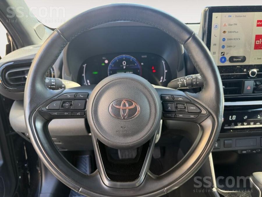 Melns Toyota Yaris 2025 Rīga, ar dzinēja tilpumu 1.50 L un nobraukumu 30 tūkst. km par 23500 €, foto 10 vietnē AUTOMOTO.COM.LV