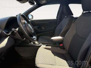 Melns Toyota Yaris 2025 Rīga, ar dzinēja tilpumu 1.50 L un nobraukumu 30 tūkst. km par 23500 €, foto 12 vietnē AUTOMOTO.COM.LV