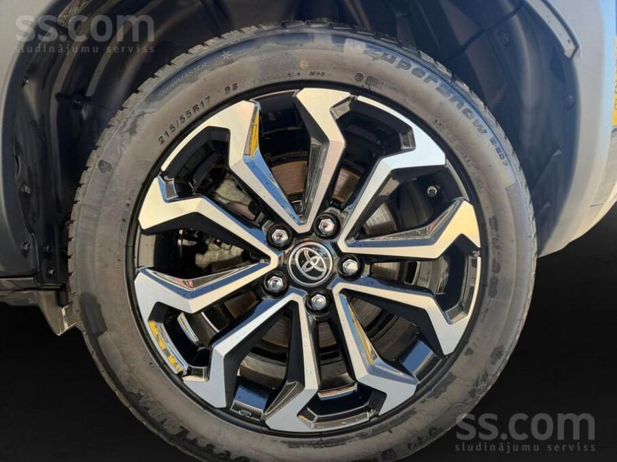 Melns Toyota Yaris 2025 Rīga, ar dzinēja tilpumu 1.50 L un nobraukumu 30 tūkst. km par 23500 €, foto 16 vietnē AUTOMOTO.COM.LV