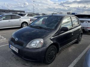 Black Toyota Yaris 1999 in Vilnius, with an engine capacity of 1.00 L and mileage of 250 thousand km for 250 €, photo 3 on AUTOMOTO.COM.LV