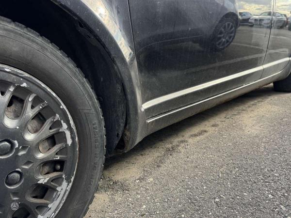 Melns Toyota Yaris 1999 Viļņa, ar dzinēja tilpumu 1.00 L un nobraukumu 250 tūkst. km par 250 €, foto 10 vietnē AUTOMOTO.COM.LV