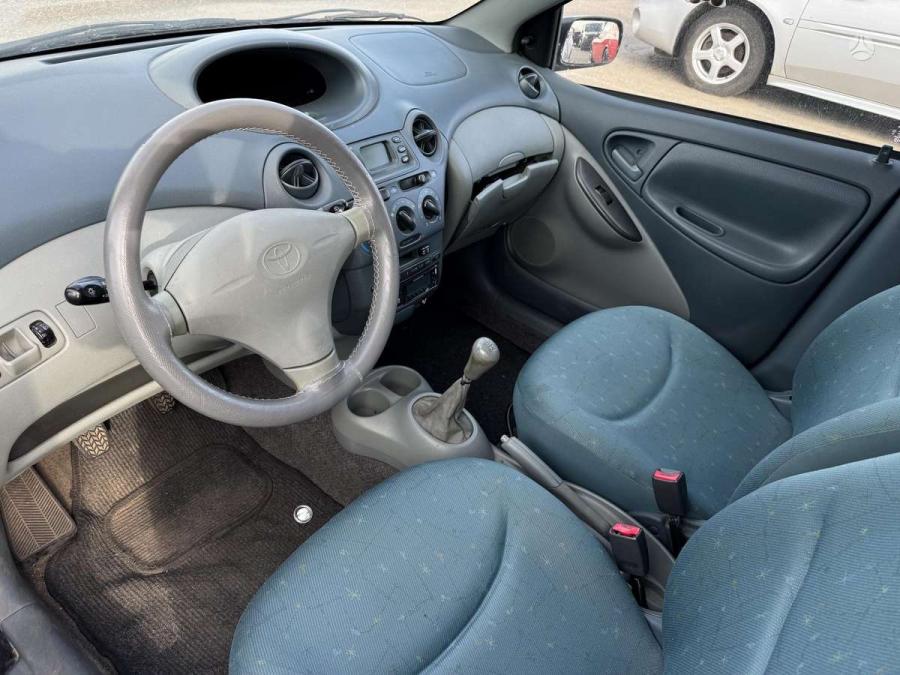 Black Toyota Yaris 1999 in Vilnius, with an engine capacity of 1.00 L and mileage of 250 thousand km for 250 €, photo 14 on AUTOMOTO.COM.LV