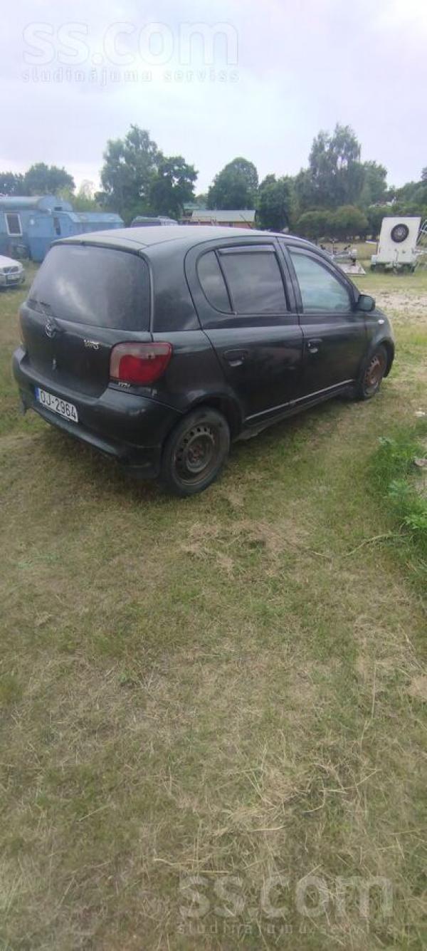 Black Toyota Yaris 2001 in Riga, with an engine capacity of 1.00 L and mileage of 269 thousand km for 300 €, photo 2 on AUTOMOTO.COM.LV