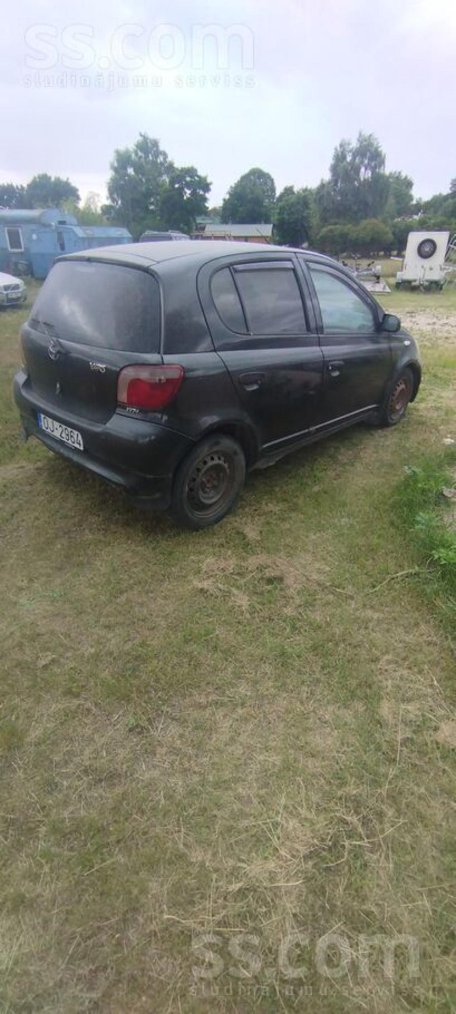 Melns Toyota Yaris 2001 Rīga, ar dzinēja tilpumu 1.00 L un nobraukumu 269 tūkst. km par 300 €, foto 3 vietnē AUTOMOTO.COM.LV