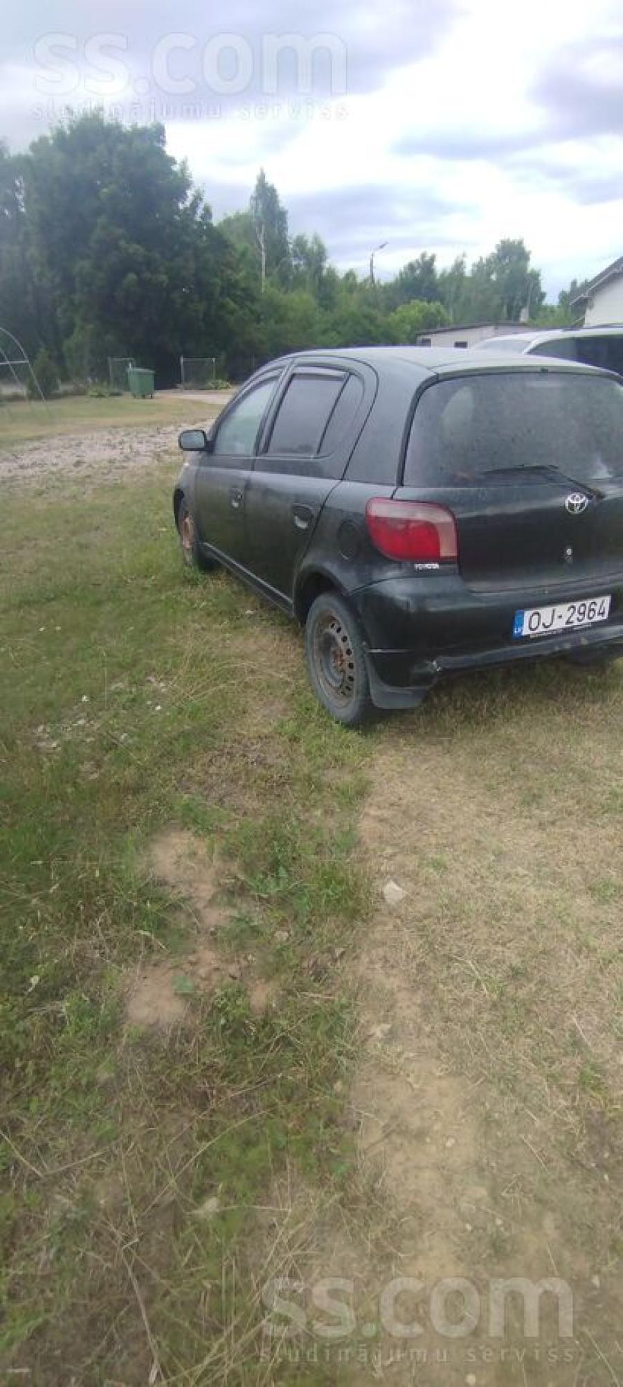 Melns Toyota Yaris 2001 Rīga, ar dzinēja tilpumu 1.00 L un nobraukumu 269 tūkst. km par 300 €, foto 4 vietnē AUTOMOTO.COM.LV