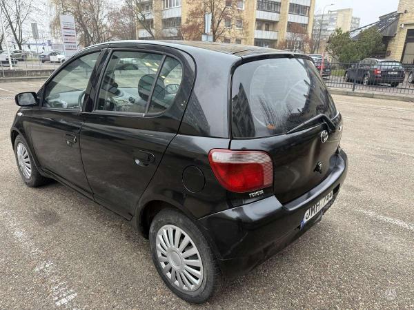 Melns Toyota Yaris 2002 Viļņa, ar dzinēja tilpumu 1.30 L un nobraukumu 278 tūkst. km par 1800 €, foto 4 vietnē AUTOMOTO.COM.LV