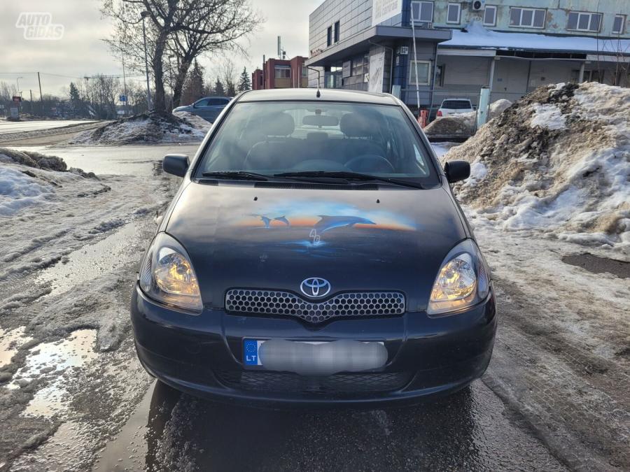 Melns Toyota Yaris 2002 Viļņa, ar dzinēja tilpumu 1.00 L un nobraukumu 193 tūkst. km par 750 €, foto 2 vietnē AUTOMOTO.COM.LV
