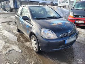 Melns Toyota Yaris 2002 Viļņa, ar dzinēja tilpumu 1.00 L un nobraukumu 193 tūkst. km par 750 €, foto 3 vietnē AUTOMOTO.COM.LV