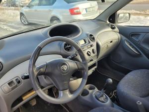 Melns Toyota Yaris 2002 Viļņa, ar dzinēja tilpumu 1.00 L un nobraukumu 193 tūkst. km par 750 €, foto 9 vietnē AUTOMOTO.COM.LV