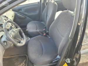 Melns Toyota Yaris 2002 Viļņa, ar dzinēja tilpumu 1.00 L un nobraukumu 193 tūkst. km par 750 €, foto 11 vietnē AUTOMOTO.COM.LV