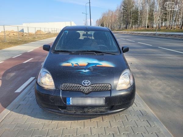 Melns Toyota Yaris 2002 Viļņa, ar dzinēja tilpumu 1.00 L un nobraukumu 193 tūkst. km par 700 €, foto 2 vietnē AUTOMOTO.COM.LV