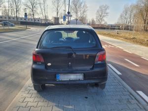 Black Toyota Yaris 2002 in Vilnius, with an engine capacity of 1.00 L and mileage of 193 thousand km for 700 €, photo 6 on AUTOMOTO.COM.LV