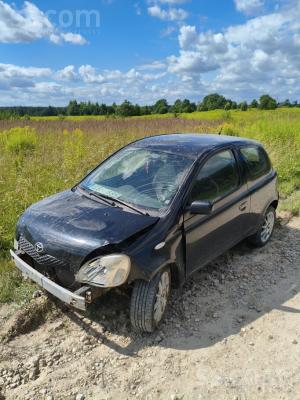 Black Toyota Yaris 2003 in Riga, with an engine capacity of 1.40 L and mileage of 360 thousand km for 350 €, photo 3 on AUTOMOTO.COM.LV