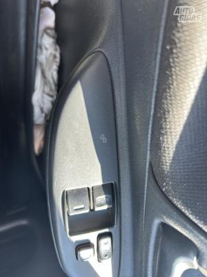 Melns Toyota Yaris 2005 Viļņa, ar dzinēja tilpumu 1.00 L un nobraukumu 164 tūkst. km par 399 €, foto 24 vietnē AUTOMOTO.COM.LV