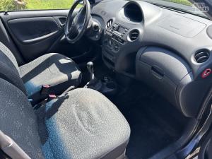 Melns Toyota Yaris 2005 Viļņa, ar dzinēja tilpumu 1.00 L un nobraukumu 164 tūkst. km par 399 €, foto 25 vietnē AUTOMOTO.COM.LV