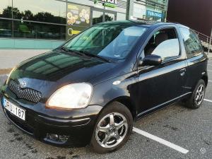 Melns Toyota Yaris 2005 Viļņa, ar dzinēja tilpumu 1.30 L un nobraukumu 124 tūkst. km par 2550 €, foto 7 vietnē AUTOMOTO.COM.LV