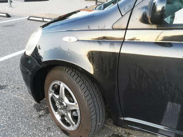 Black Toyota Yaris 2005 in Vilnius, with an engine capacity of 1.30 L and mileage of 124 thousand km for 2550 €, photo 7 on AUTOMOTO.COM.LV