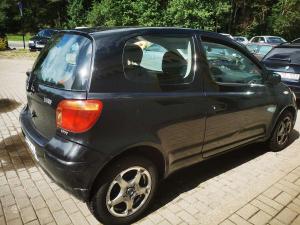 Melns Toyota Yaris 2005 Viļņa, ar dzinēja tilpumu 1.30 L un nobraukumu 124 tūkst. km par 2550 €, foto 11 vietnē AUTOMOTO.COM.LV