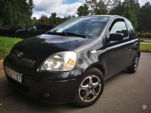Melns Toyota Yaris 2005 Viļņa, ar dzinēja tilpumu 1.30 L un nobraukumu 124 tūkst. km par 2550 €, foto 13 vietnē AUTOMOTO.COM.LV