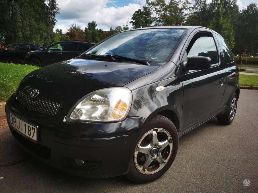Melns Toyota Yaris 2005 Viļņa, ar dzinēja tilpumu 1.30 L un nobraukumu 124 tūkst. km par 2550 €, foto 13 vietnē AUTOMOTO.COM.LV