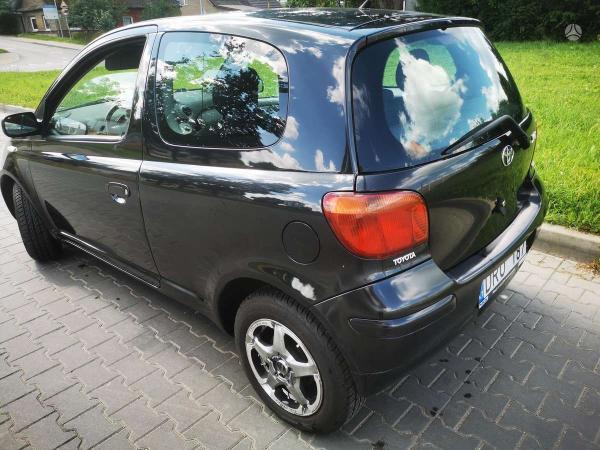 Melns Toyota Yaris 2005 Viļņa, ar dzinēja tilpumu 1.30 L un nobraukumu 126 tūkst. km par 2450 €, foto 7 vietnē AUTOMOTO.COM.LV
