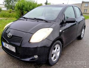 Melns Toyota Yaris 2006 Liepāja, ar dzinēja tilpumu 1.40 L un nobraukumu 260 tūkst. km par 1590 €, foto  vietnē AUTOMOTO.COM.LV