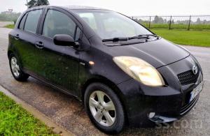Melns Toyota Yaris 2006 Liepāja, ar dzinēja tilpumu 1.40 L un nobraukumu 260 tūkst. km par 1590 €, foto 2 vietnē AUTOMOTO.COM.LV