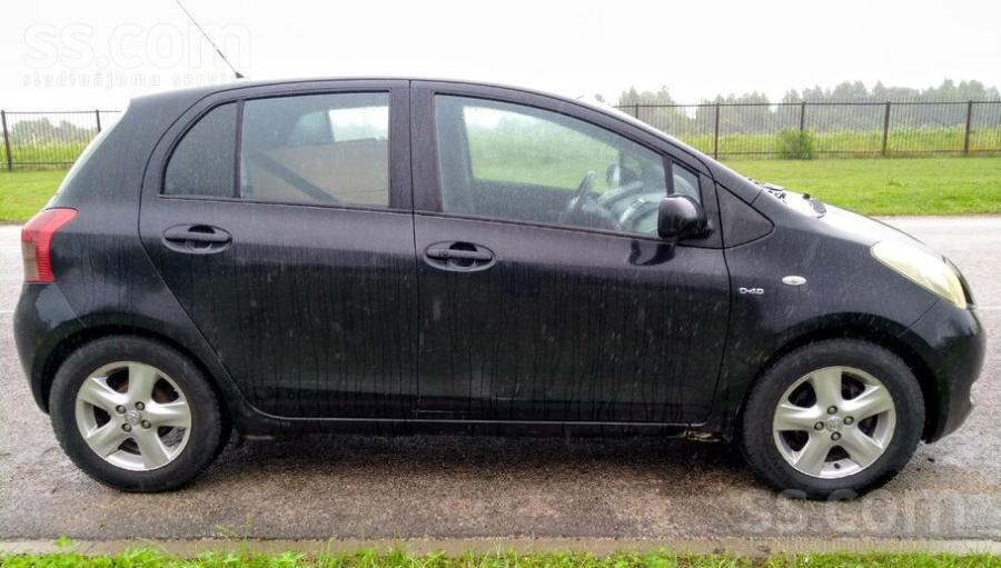 Melns Toyota Yaris 2006 Liepāja, ar dzinēja tilpumu 1.40 L un nobraukumu 260 tūkst. km par 1590 €, foto 3 vietnē AUTOMOTO.COM.LV