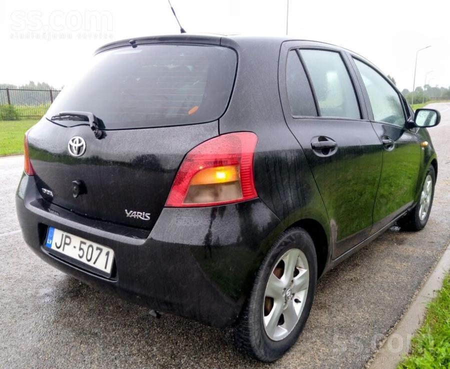 Melns Toyota Yaris 2006 Liepāja, ar dzinēja tilpumu 1.40 L un nobraukumu 260 tūkst. km par 1590 €, foto 4 vietnē AUTOMOTO.COM.LV