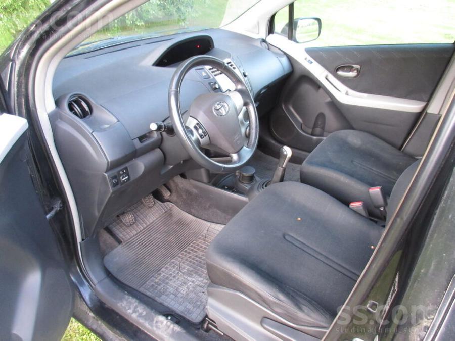 Melns Toyota Yaris 2006 Ogre, ar dzinēja tilpumu 1.40 L un nobraukumu 177 tūkst. km par 1550 €, foto 9 vietnē AUTOMOTO.COM.LV