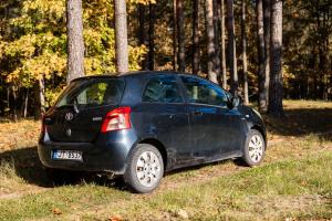 Melns Toyota Yaris 2006 Rīga, ar dzinēja tilpumu 1.40 L un nobraukumu 285 tūkst. km par 1500 €, foto 4 vietnē AUTOMOTO.COM.LV