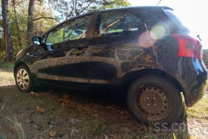 Melns Toyota Yaris 2006 Rīga, ar dzinēja tilpumu 1.40 L un nobraukumu 285 tūkst. km par 1500 €, foto 7 vietnē AUTOMOTO.COM.LV