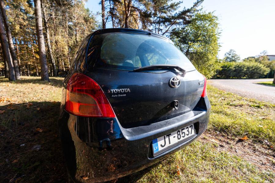 Melns Toyota Yaris 2006 Rīga, ar dzinēja tilpumu 1.40 L un nobraukumu 285 tūkst. km par 1500 €, foto 9 vietnē AUTOMOTO.COM.LV