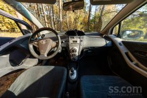 Melns Toyota Yaris 2006 Rīga, ar dzinēja tilpumu 1.40 L un nobraukumu 285 tūkst. km par 1500 €, foto 15 vietnē AUTOMOTO.COM.LV