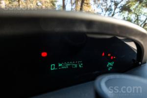 Melns Toyota Yaris 2006 Rīga, ar dzinēja tilpumu 1.40 L un nobraukumu 285 tūkst. km par 1500 €, foto 17 vietnē AUTOMOTO.COM.LV