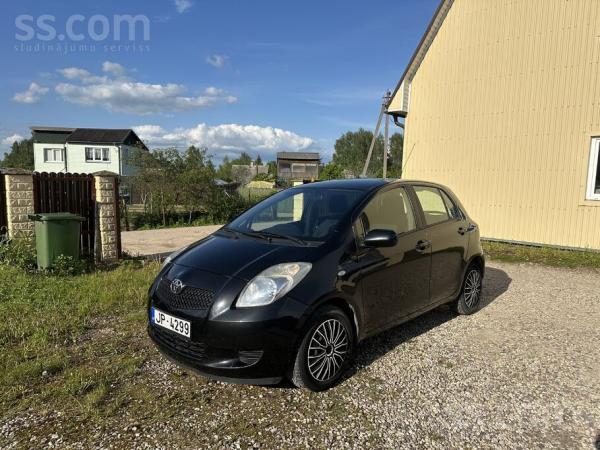 Black Toyota Yaris 2007 in Rezekne, with an engine capacity of 1.30 L and mileage of 238 thousand km for 2899 €, photo 1 on AUTOMOTO.COM.LV