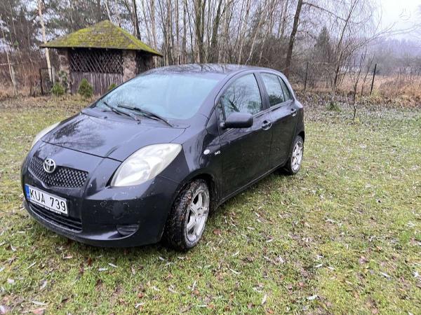 Black Toyota Yaris 2007 in Vilnius, with an engine capacity of 1.36 L and mileage of 200 thousand km for 1650 €, photo 9 on AUTOMOTO.COM.LV