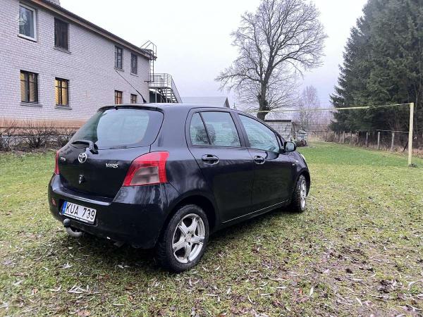 Black Toyota Yaris 2007 in Vilnius, with an engine capacity of 1.36 L and mileage of 200 thousand km for 1650 €, photo 10 on AUTOMOTO.COM.LV
