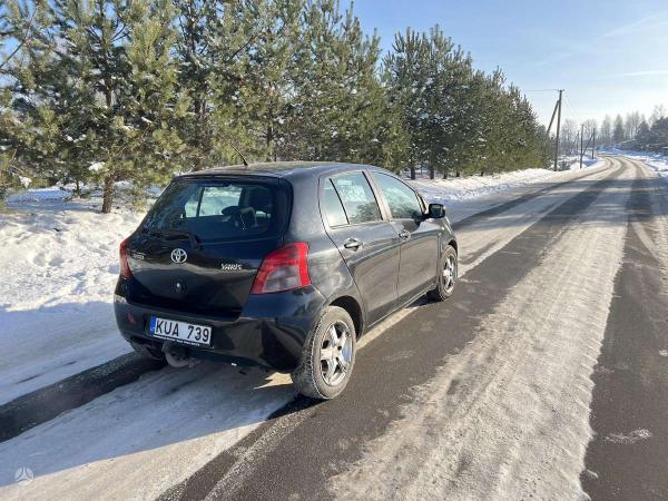 Melns Toyota Yaris 2007 Viļņa, ar dzinēja tilpumu 1.36 L un nobraukumu 330 tūkst. km par 1650 €, foto 8 vietnē AUTOMOTO.COM.LV