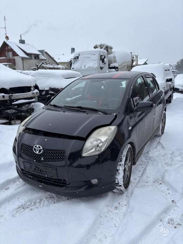 Black Toyota Yaris 2007 in Kaunas, with an engine capacity of 1.40 L and mileage of 250 thousand km for 650 €, photo 1 on AUTOMOTO.COM.LV