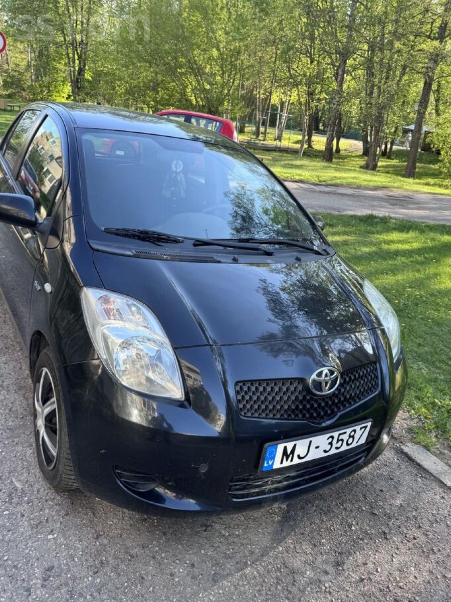 Melns Toyota Yaris 2007 Jūrmala, ar dzinēja tilpumu 1.40 L un nobraukumu 238 tūkst. km par 1800 €, foto 1 vietnē AUTOMOTO.COM.LV