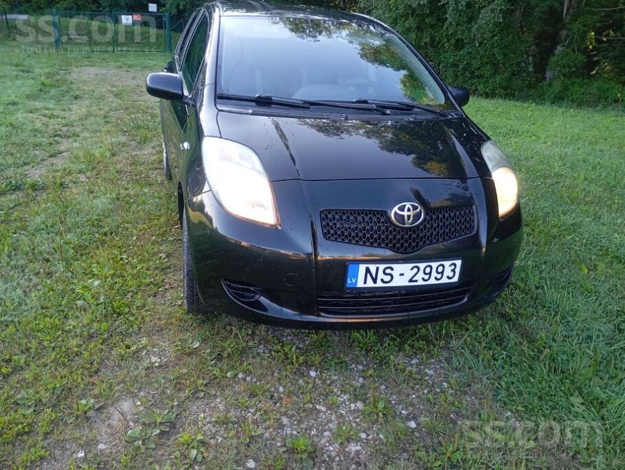 Melns Toyota Yaris 2007 Dobele, ar dzinēja tilpumu 1.40 L un nobraukumu 310 tūkst. km par 1480 €, foto 1 vietnē AUTOMOTO.COM.LV