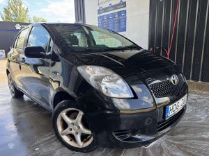 Melns Toyota Yaris 2007 Viļņa, ar dzinēja tilpumu 1.39 L un nobraukumu 275 tūkst. km par 1800 €, foto  vietnē AUTOMOTO.COM.LV
